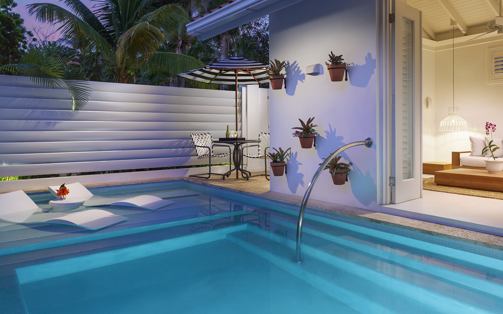 Couples Tower Isle - Pronto Travel